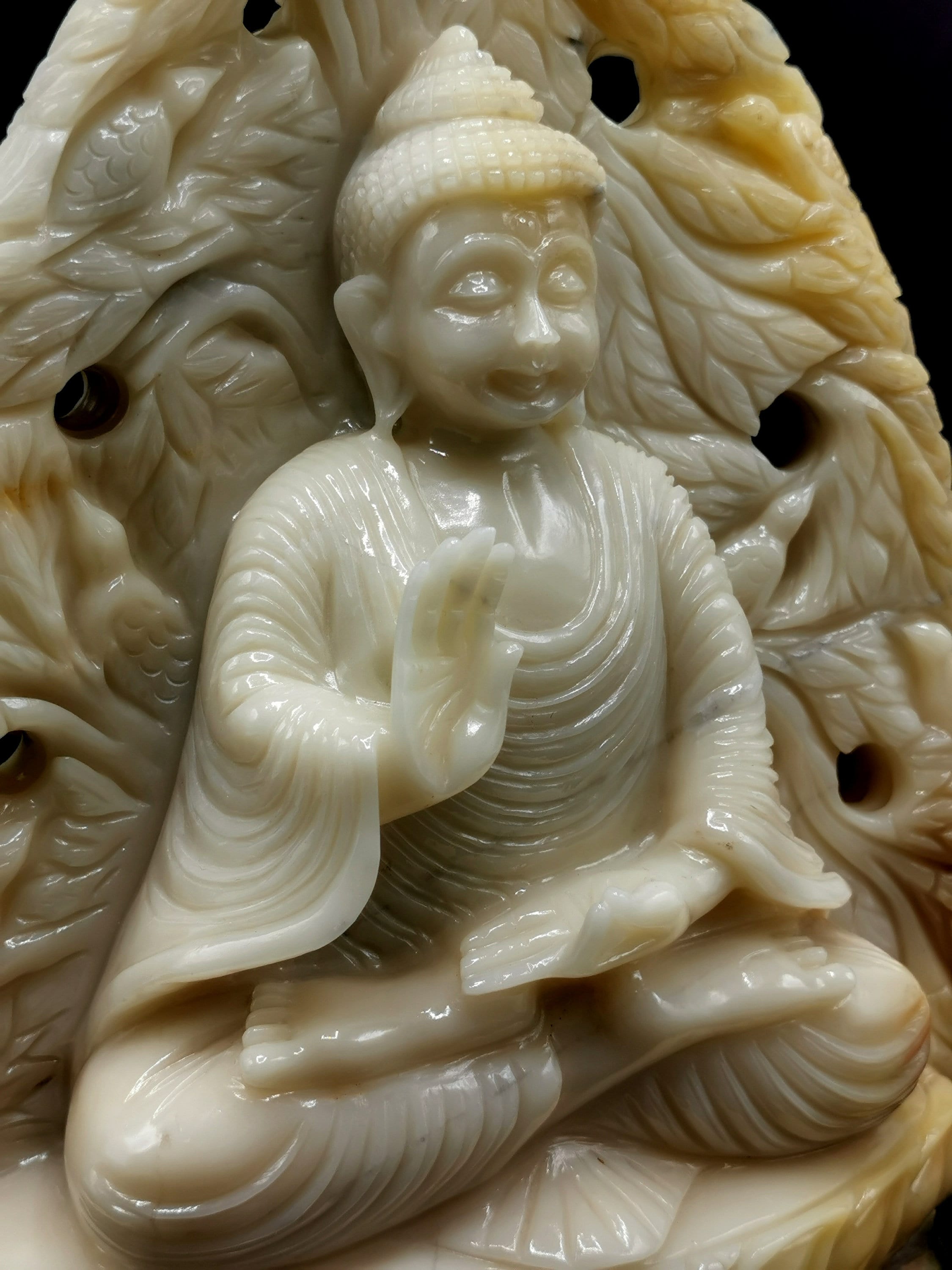 Ivory Agate Buddha - handmade carving of serene and meditating Lord Bu