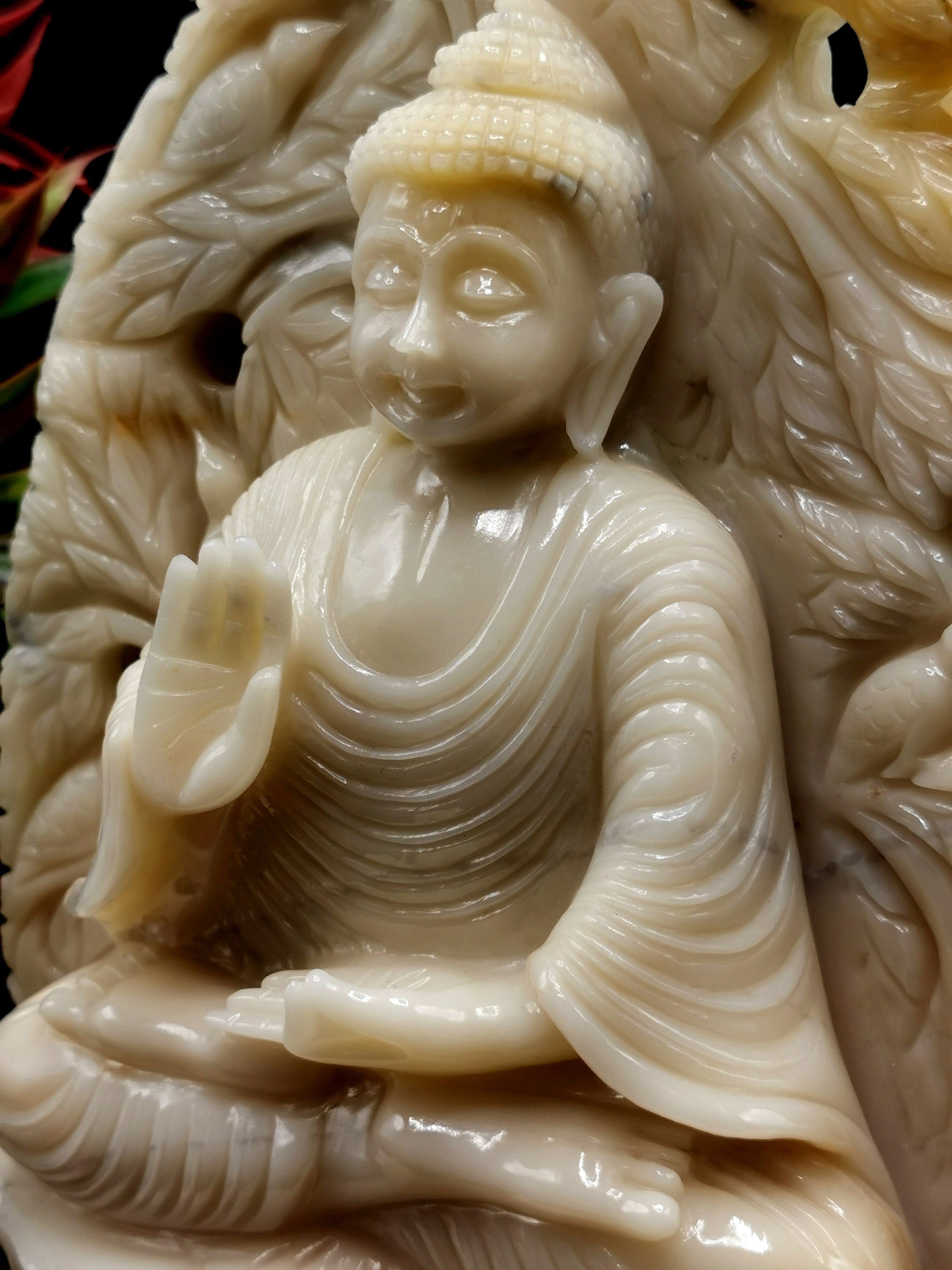 Ivory Agate Buddha - handmade carving of serene and meditating Lord Bu