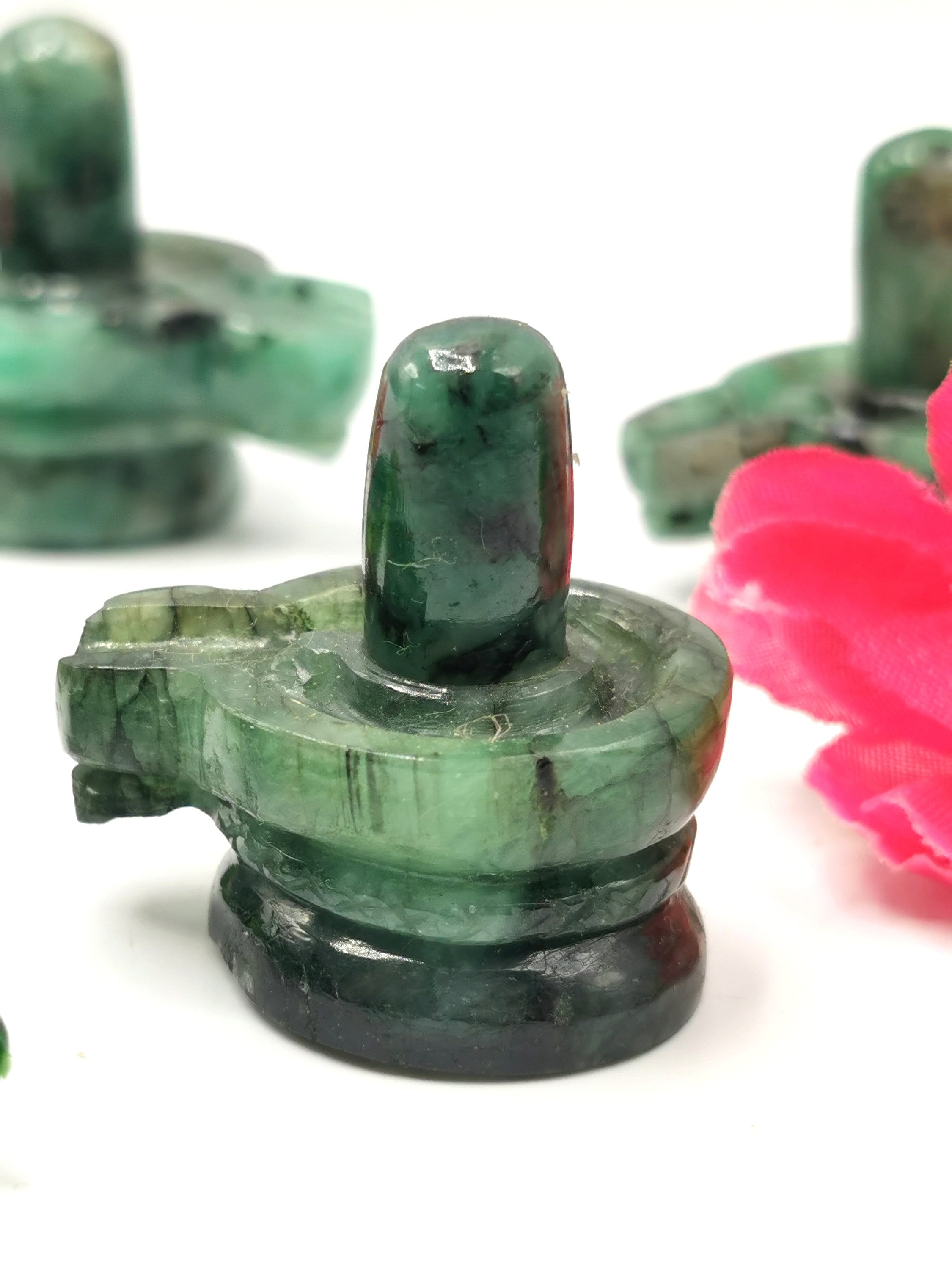 Shiv ling / lingam in natural Emerald Breathtaking carving - Energy/Re